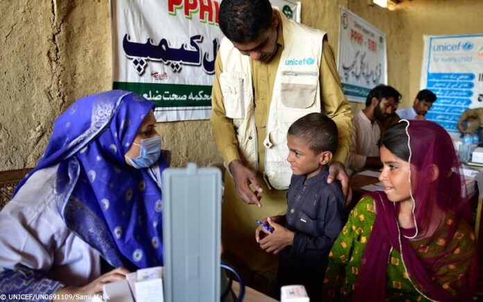 Pakistan reports massive outbreak of diarrhea, dengue and malaria among ...