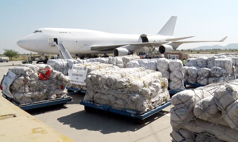 First Pakistani plane arrives in Egypt with 100 tons of humanitarian ...
