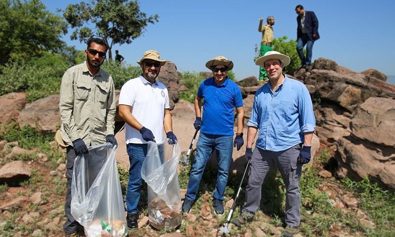 Volunteers take action on Earth Day to combat Plastic Pollution at ...