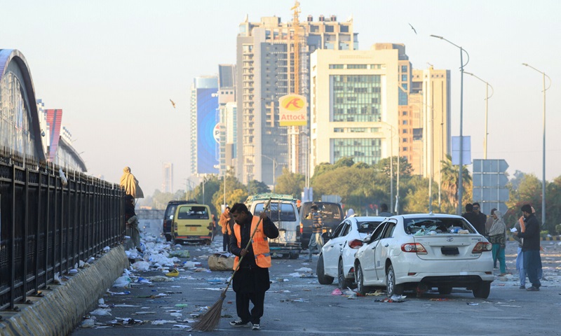 PTI calls off Islamabad protest after intense confrontation with police ...